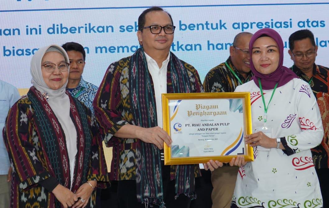 RAPP Terima Penghargaan BBSPJIS, Perkuat Posisi Sebagai Produsen Kertas ...