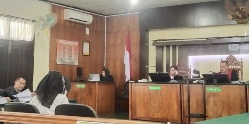 Istri Siri Bupati Meranti Dituntut 4 Tahun Penjara - Segmen News